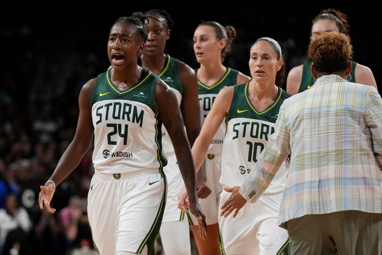 Lloyd has 26, sends Storm over Aces in WNBA semis opener