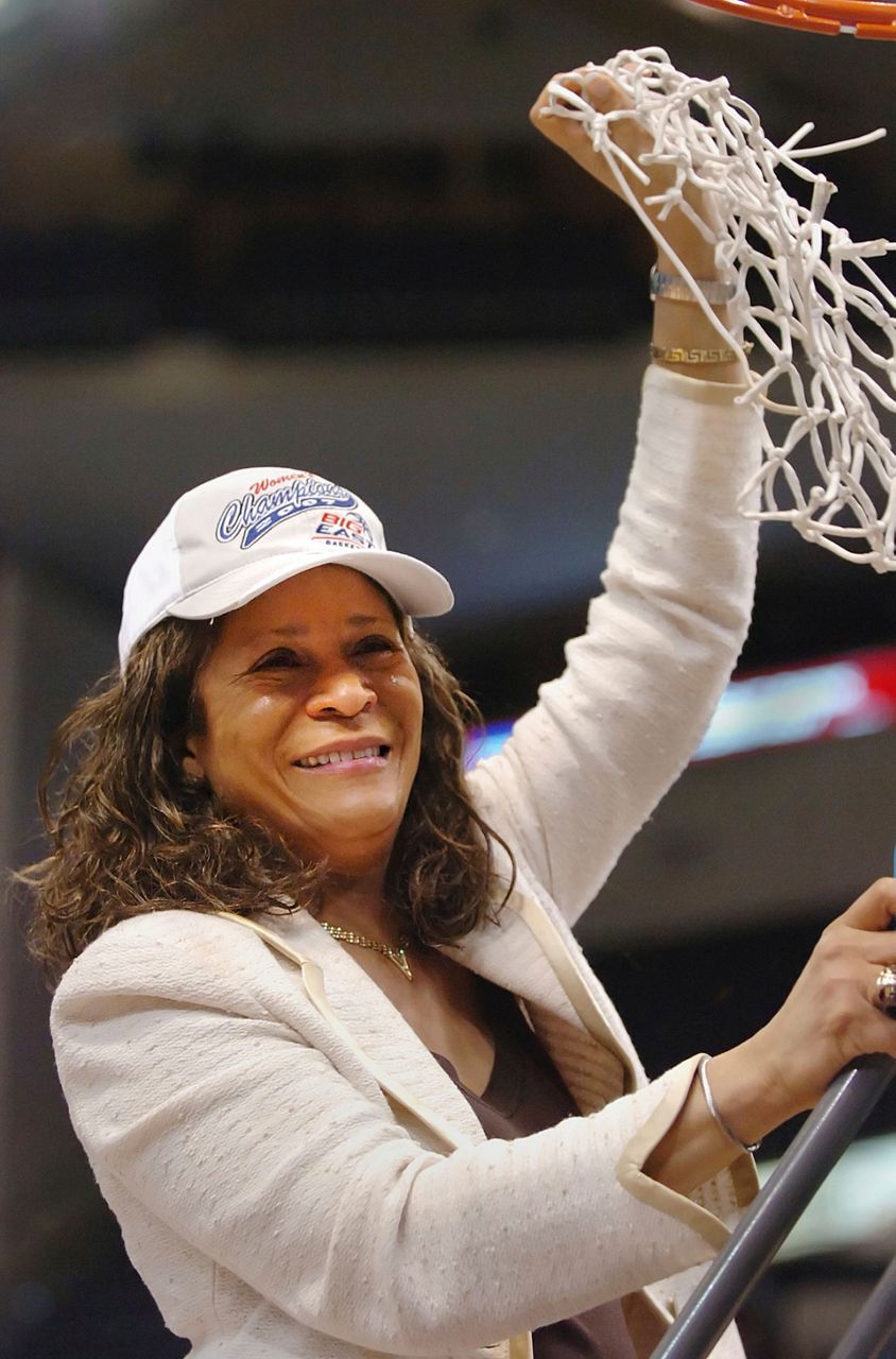 Hall of Fame coach C. Vivian Stringer announces retirement