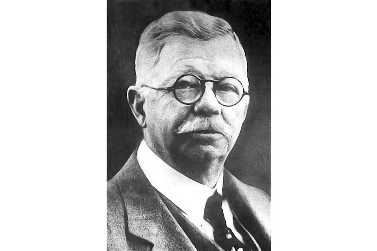 Wreckage of submarine found by divers in Long Island Sound