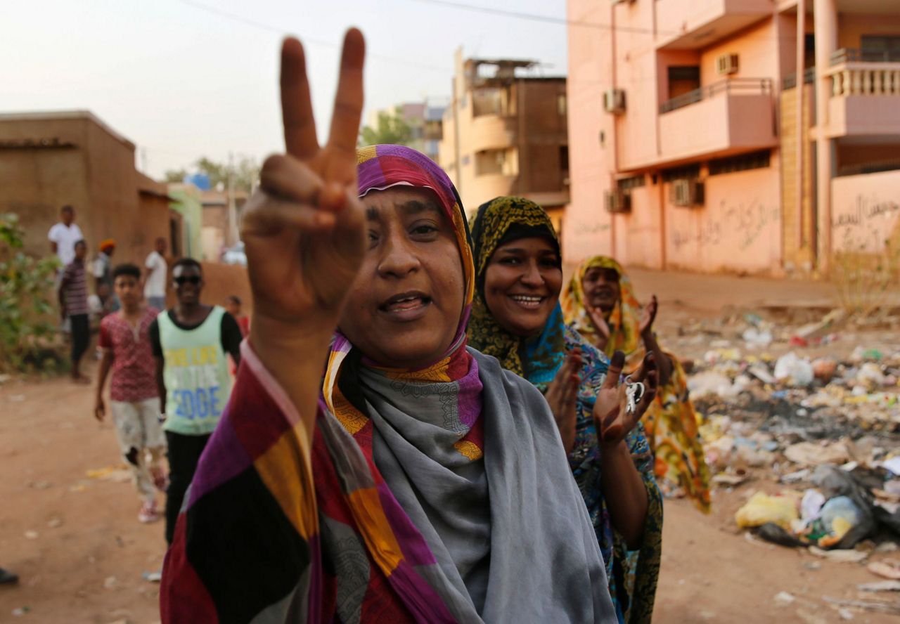 US envoy backs Sudan protesters, urges talks with military