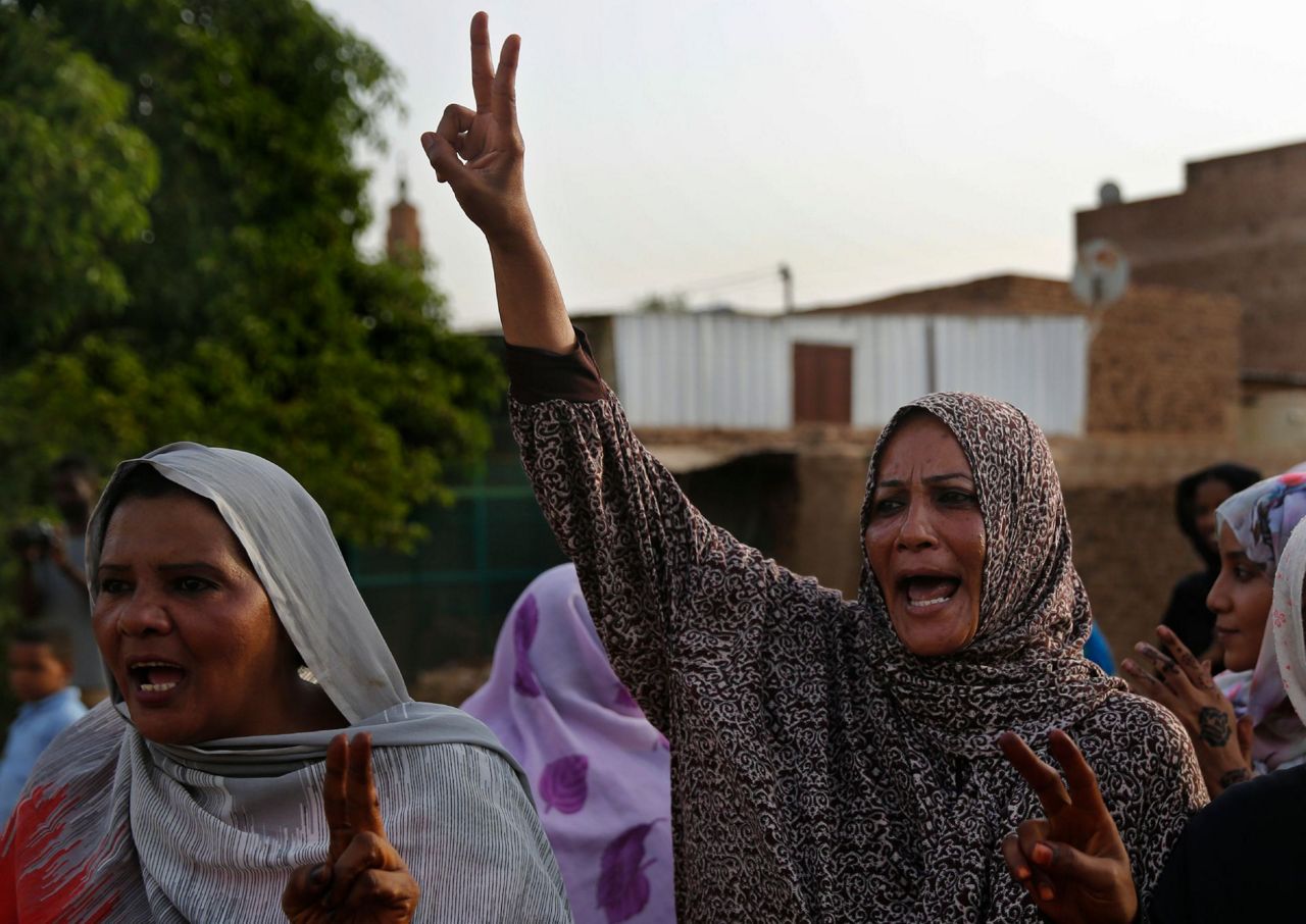 US envoy backs Sudan protesters, urges talks with military