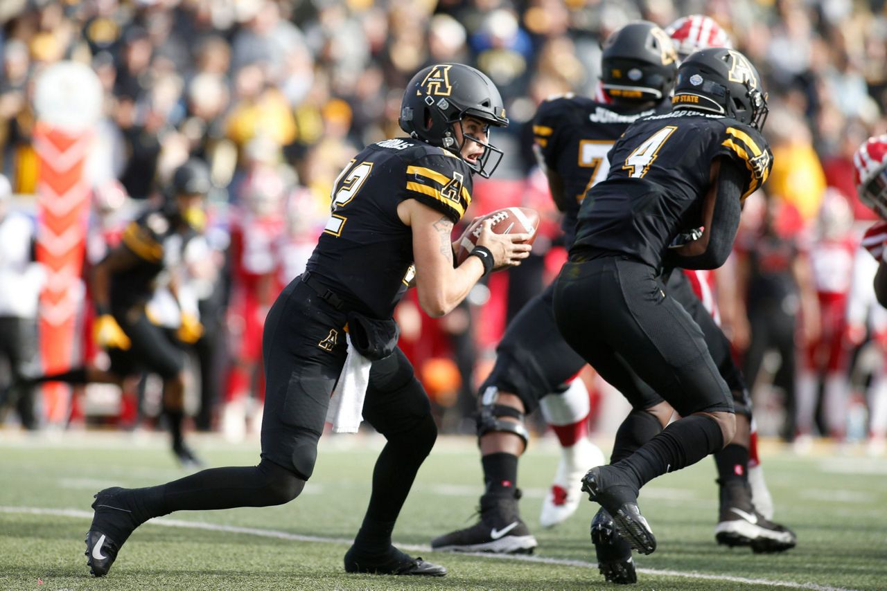 Evans' 3 TDs lead No. 20 App State to Sun Belt title, 45-38