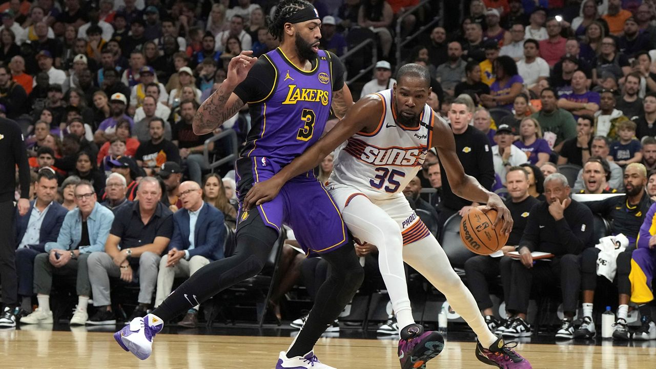Lakers lose for 1st time this season, can't close in Phoenix