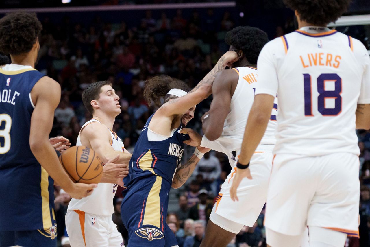 NBA suspends Alvarado and Williams for fight during Pelicans-Suns game