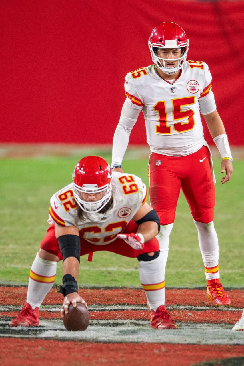 Center-QB relationship marked by quirks, powdered backsides