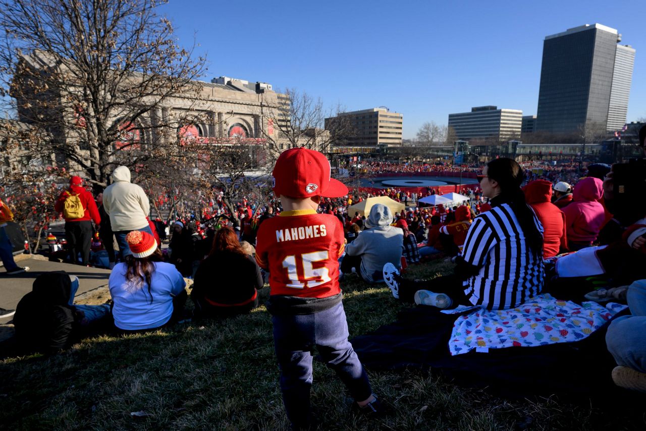 Kansas City turns red as Chiefs celebrate 3rd Super Bowl title in 5 ...