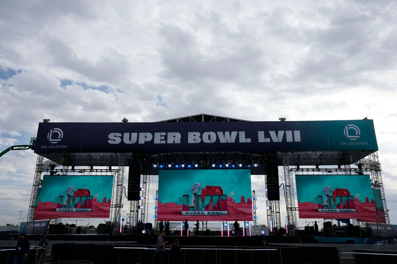 Baby bonanza: Chiefs' Allegretti welcomes Super Bowl twins