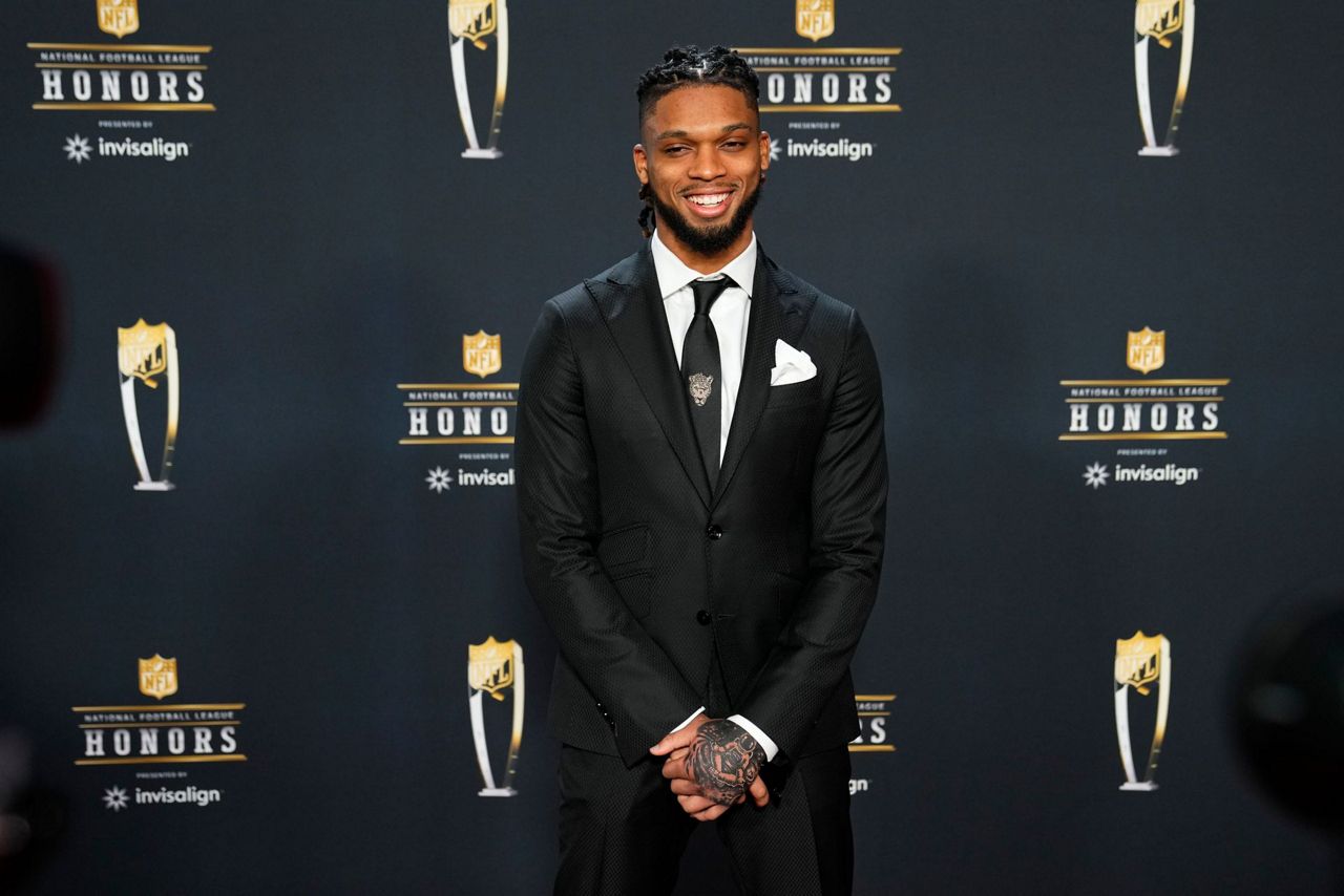 Hamlin joins medical staff that saved his life at NFL Honors
