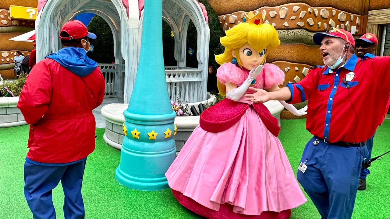 With movie a hit, crowds flock to Super Nintendo World