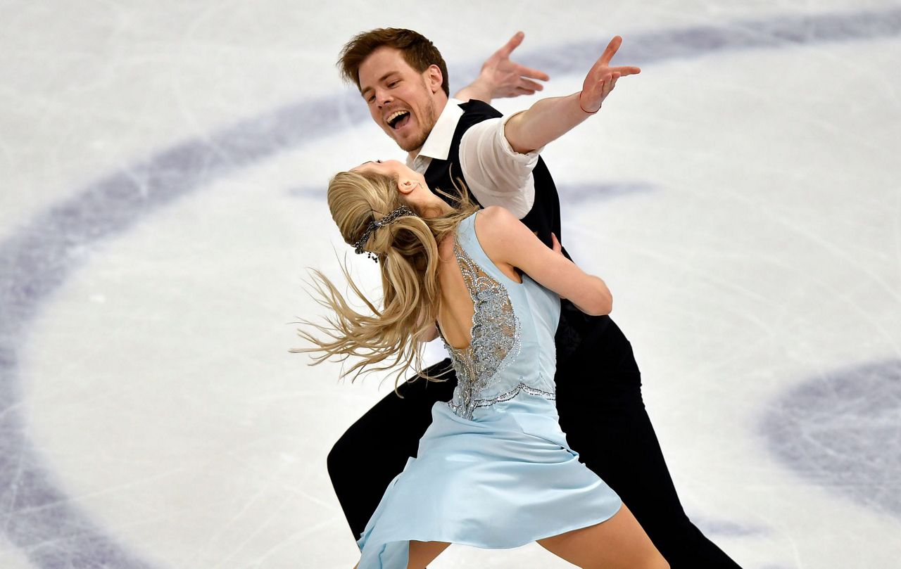 Russian win rhythm dance to extend command at skating worlds