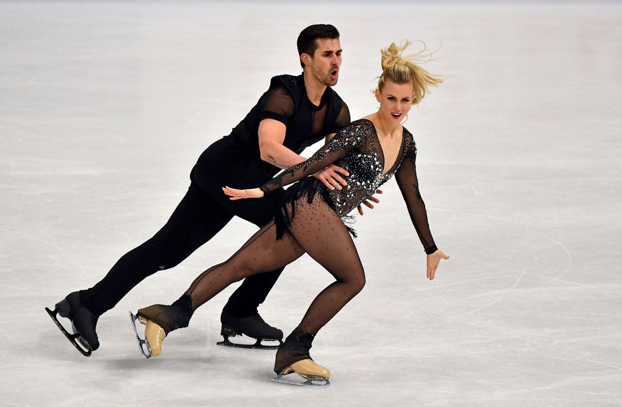 Russian win rhythm dance to extend command at skating worlds