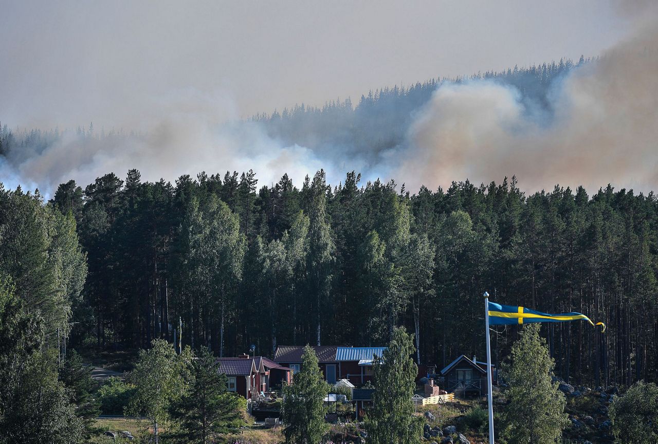 EU nations help Sweden as wildfires rage above Arctic Circle