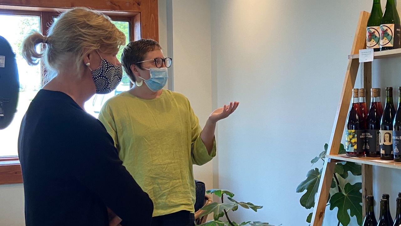 Baldwin touts infrastructure bill during SW Wisconsin tour