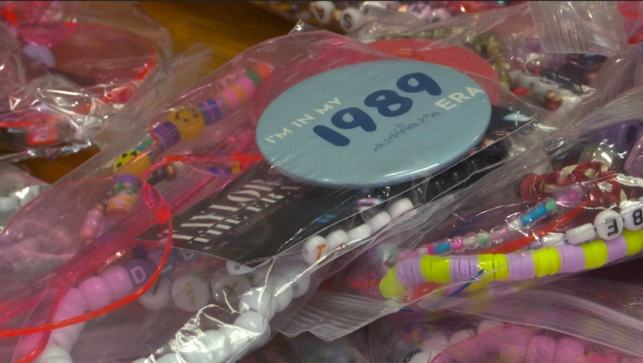 Former foster kid gives 120 foster teens Swiftie experience