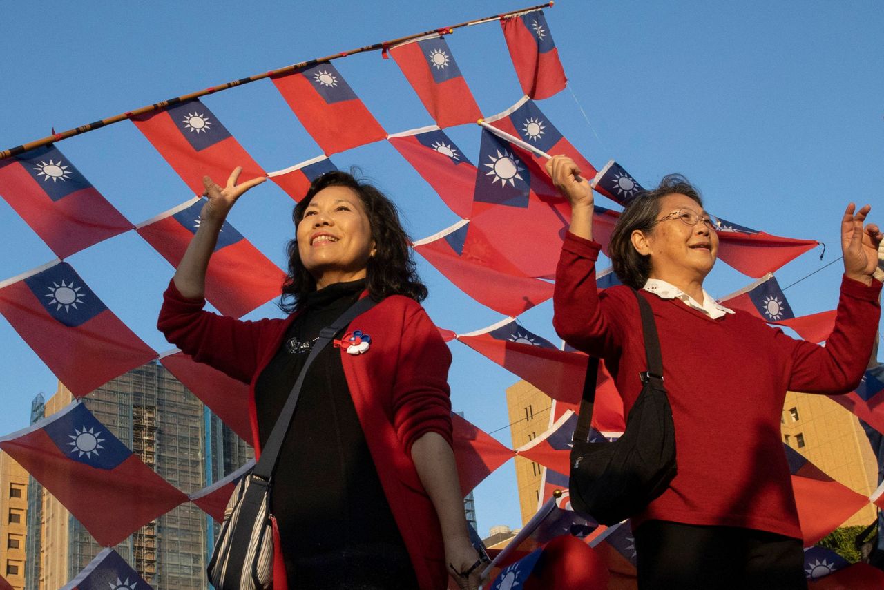 Poll: Taiwanese distance themselves from Chinese identity