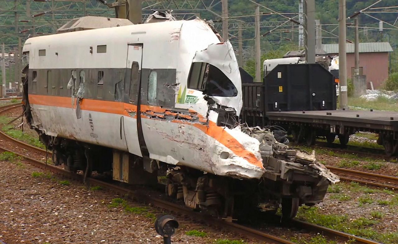 Workers clear last train from deadly crash site in Taiwan