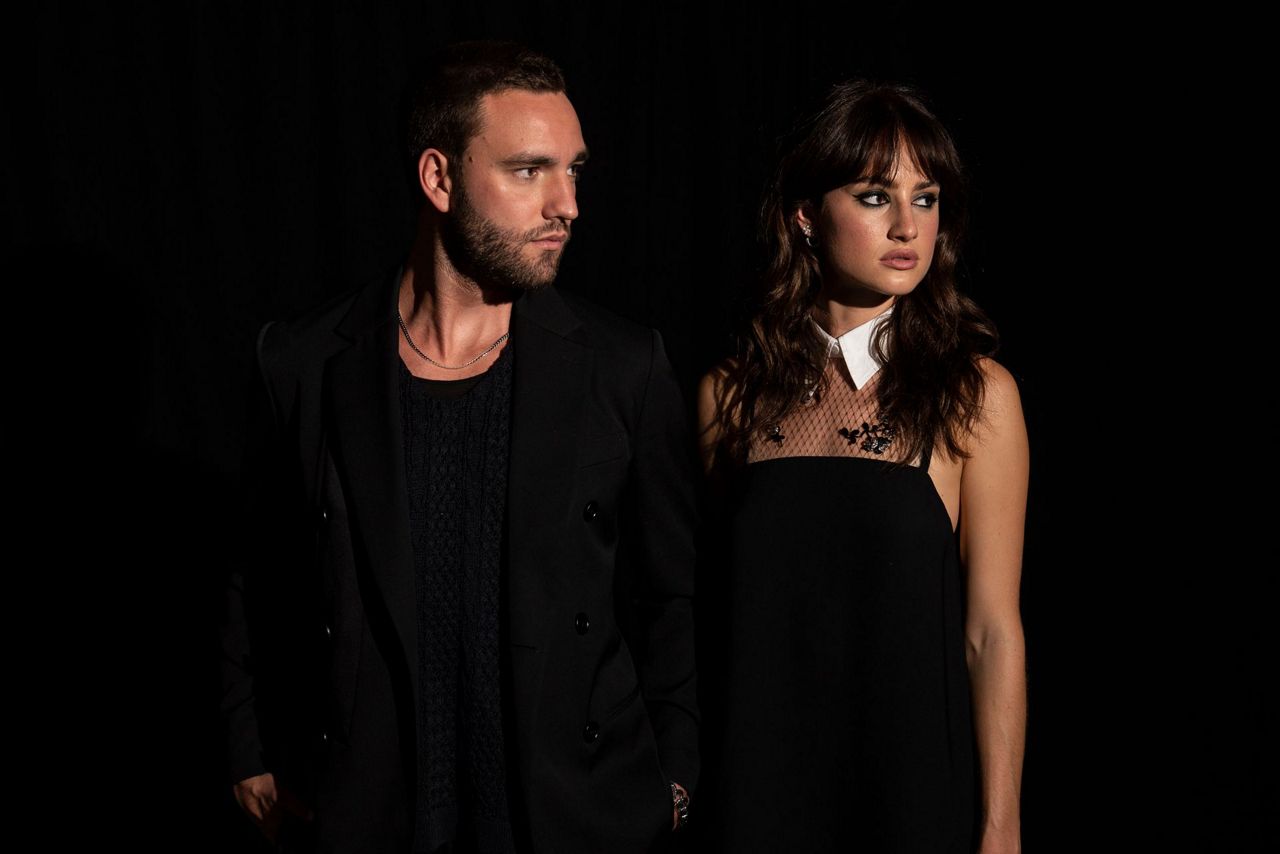 A toxic relationship is fun viewing in Hulu's 'Tell Me Lies'