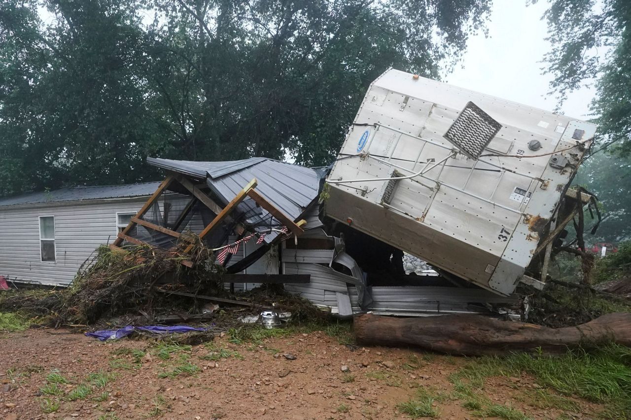 At least 8 killed in Tennessee flash floods; dozens missing