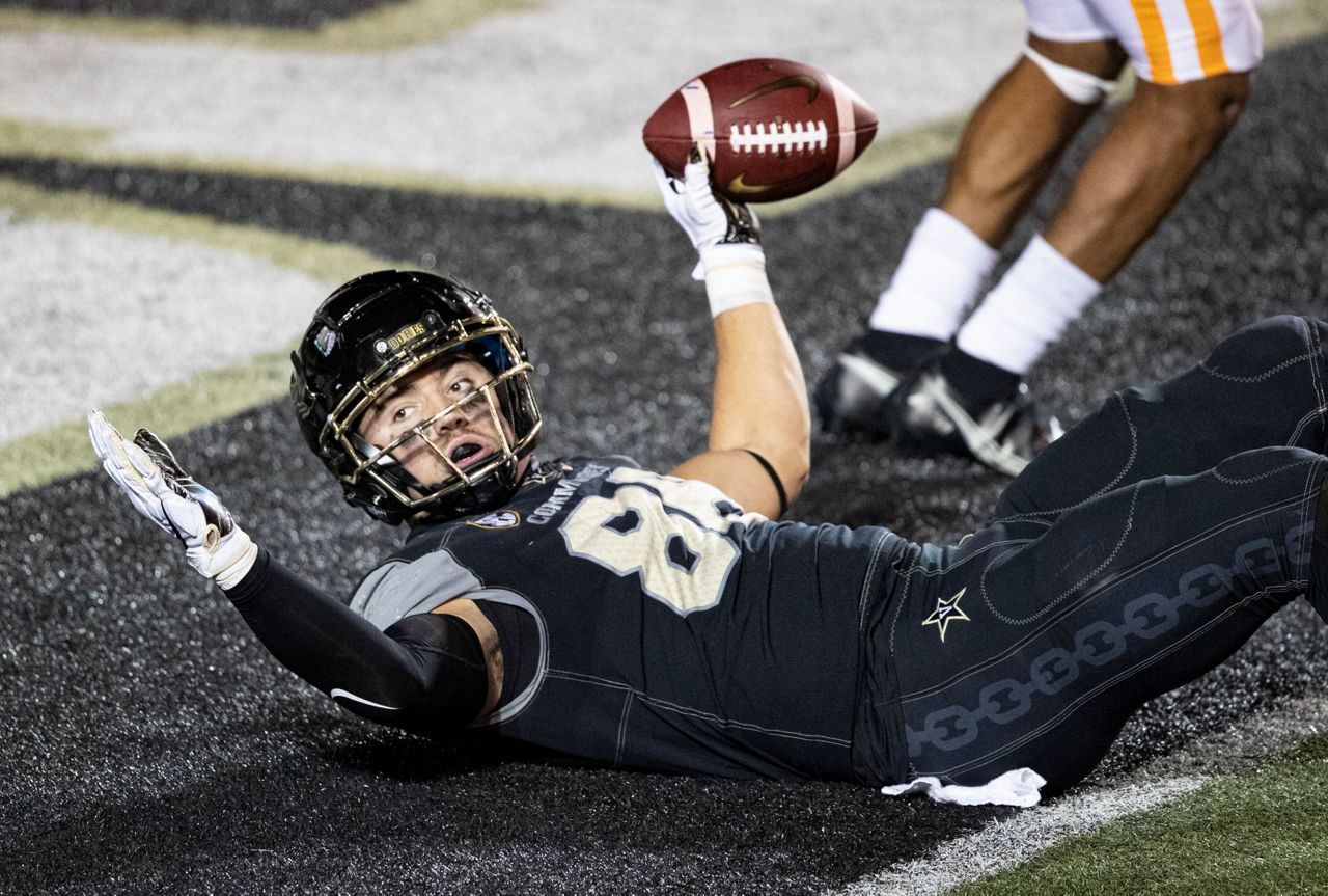 She scores! Fuller kicks 2 extra points for Vandy, Vols win