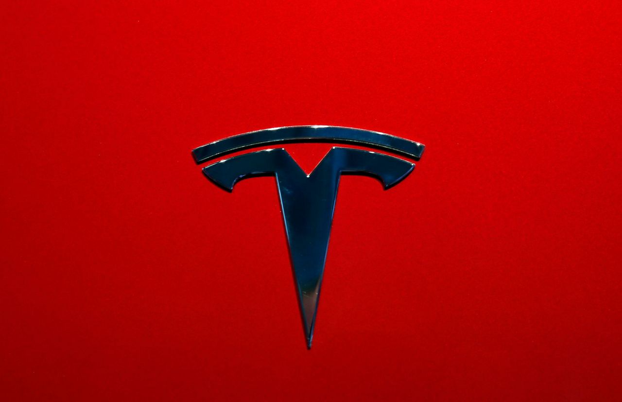 Tesla raises goal in capital hunt and Musk doubles down