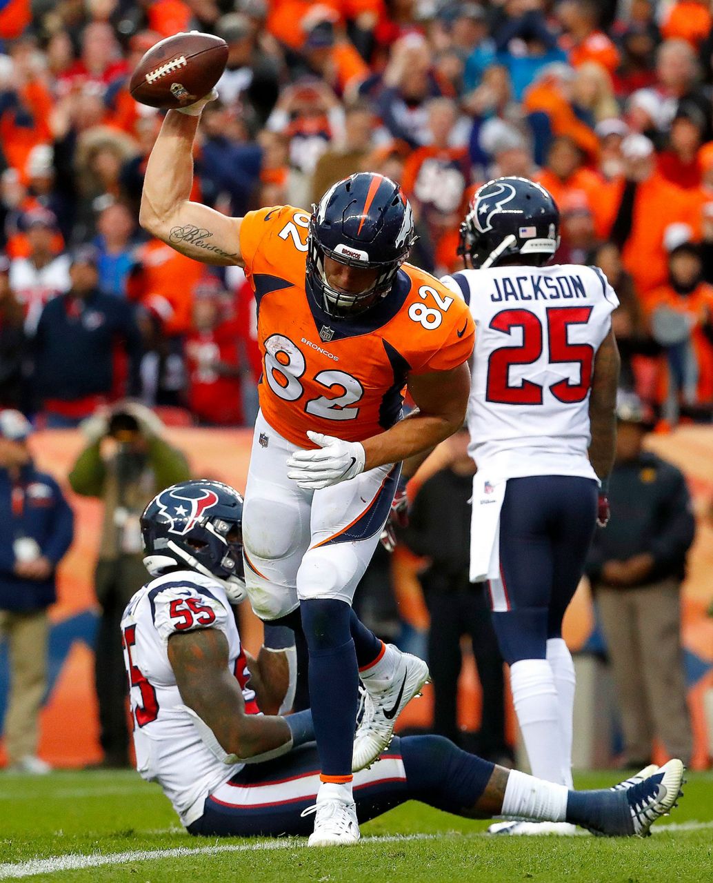 Thomas wins homecoming as Texans escape Denver 19-17