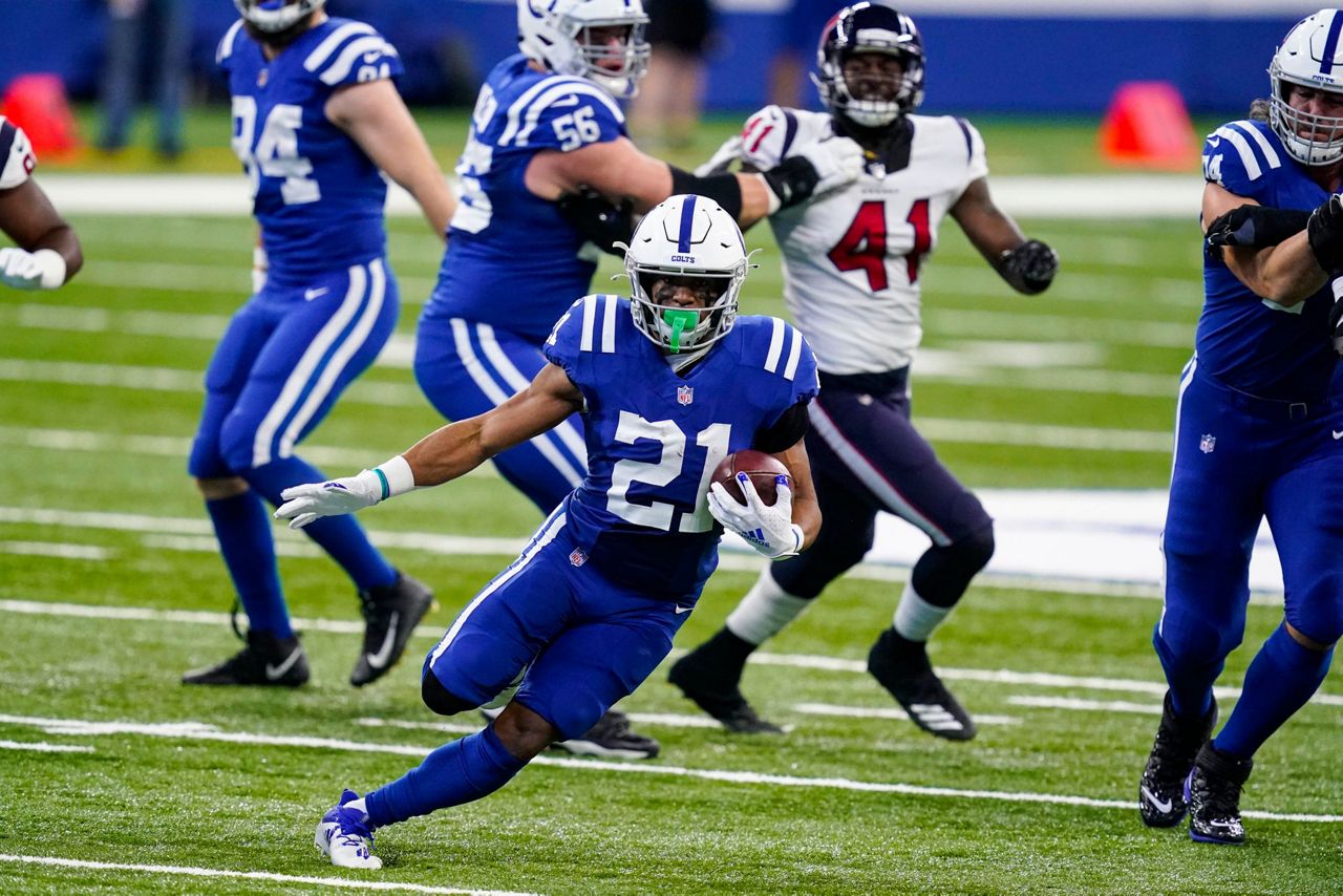 Colts recover another late fumble, beat Texans 27-20