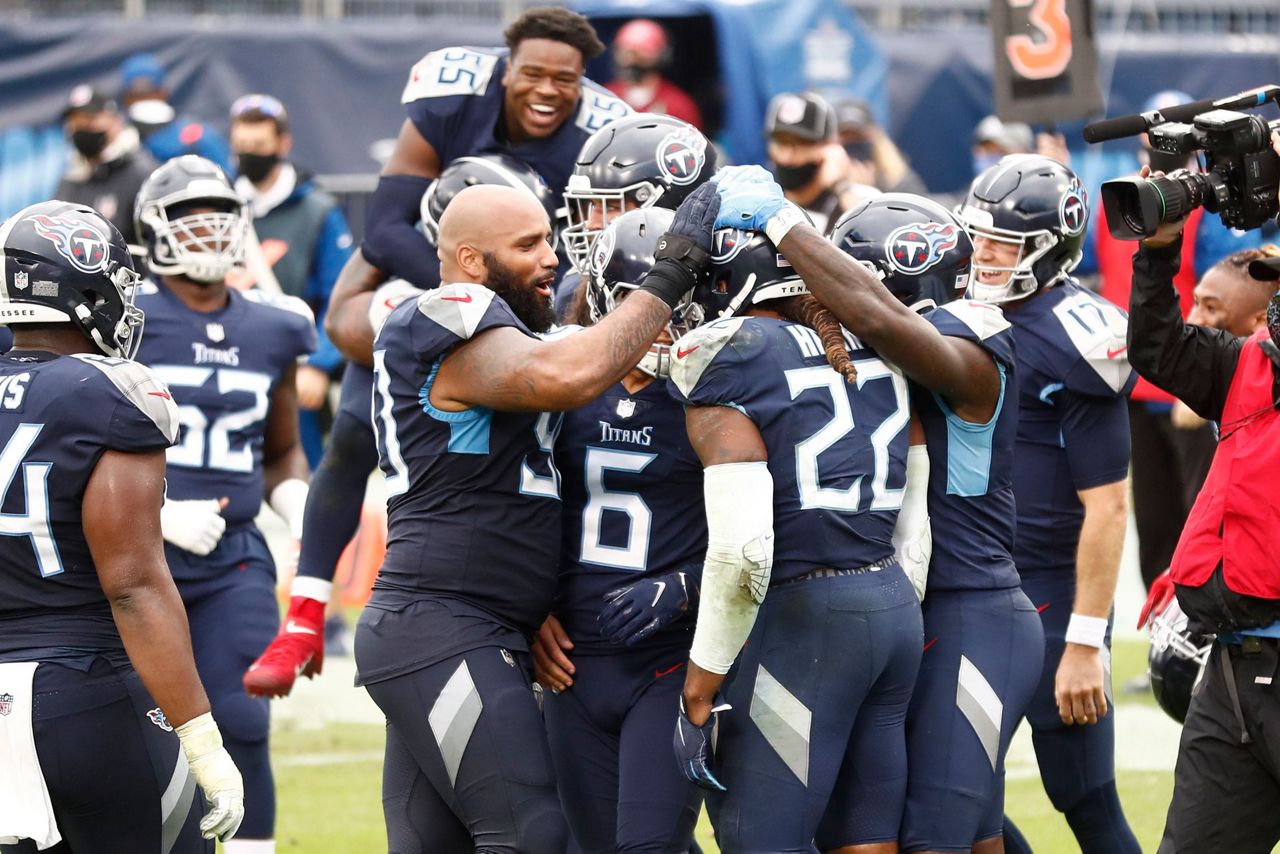 Henry, Titans rally past Texans 42-36 in OT, remain unbeaten