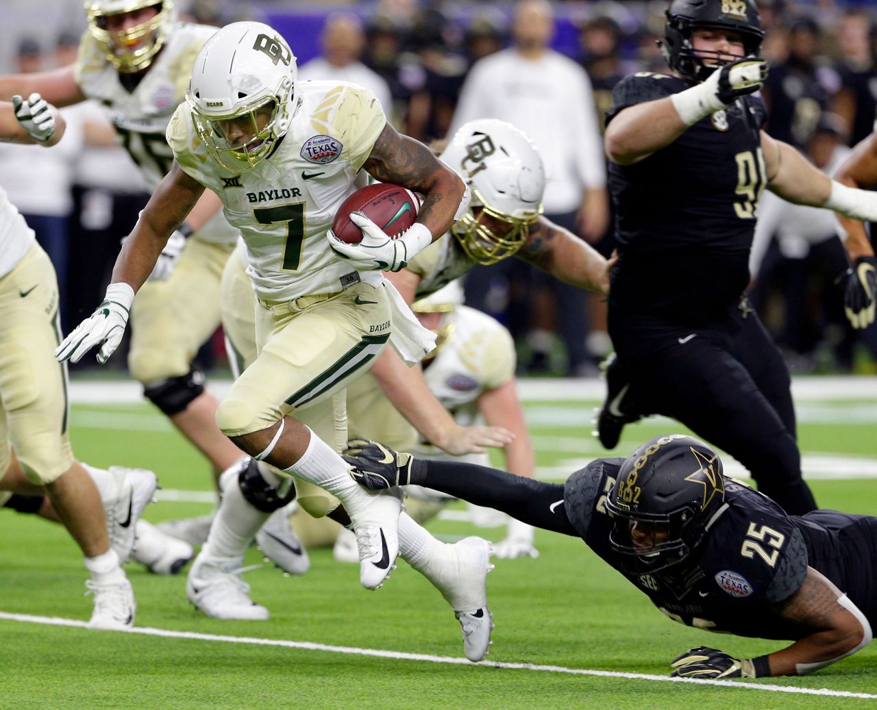 Brewer helps Baylor beat Vanderbilt 45-38 in Texas Bowl