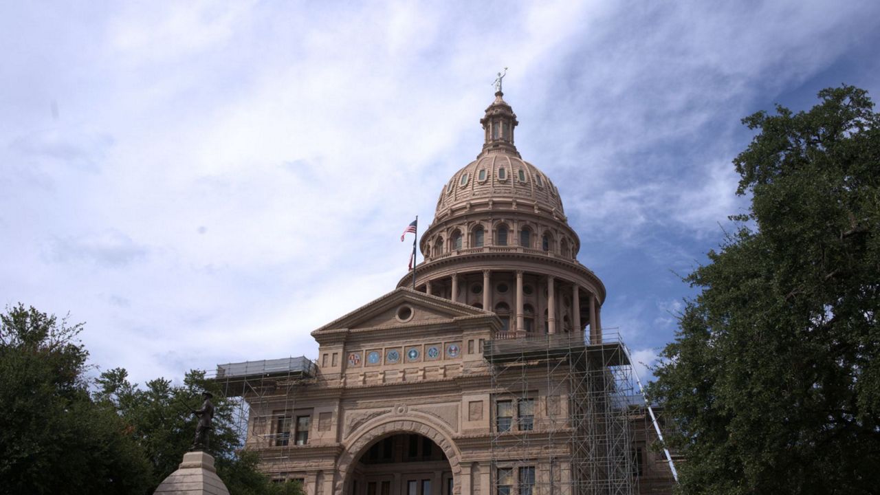 Veterans Day parade marches through downtown Austin