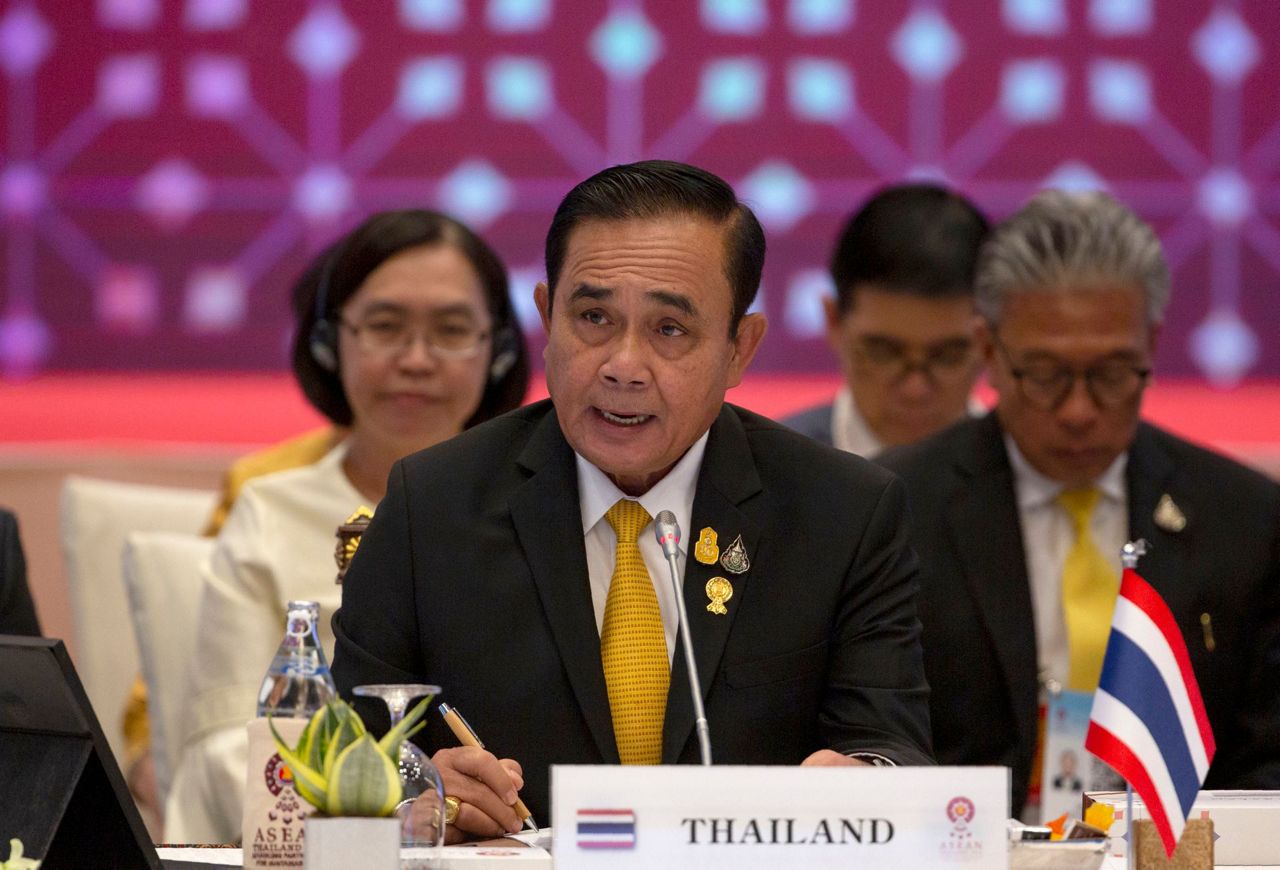 ASEAN leaders call for restraint amid sea row, US-China rift