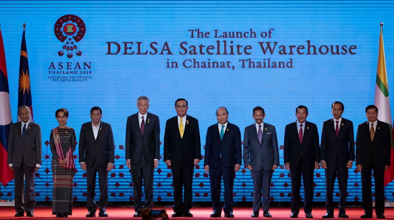 ASEAN leaders call for restraint amid sea row, US-China rift