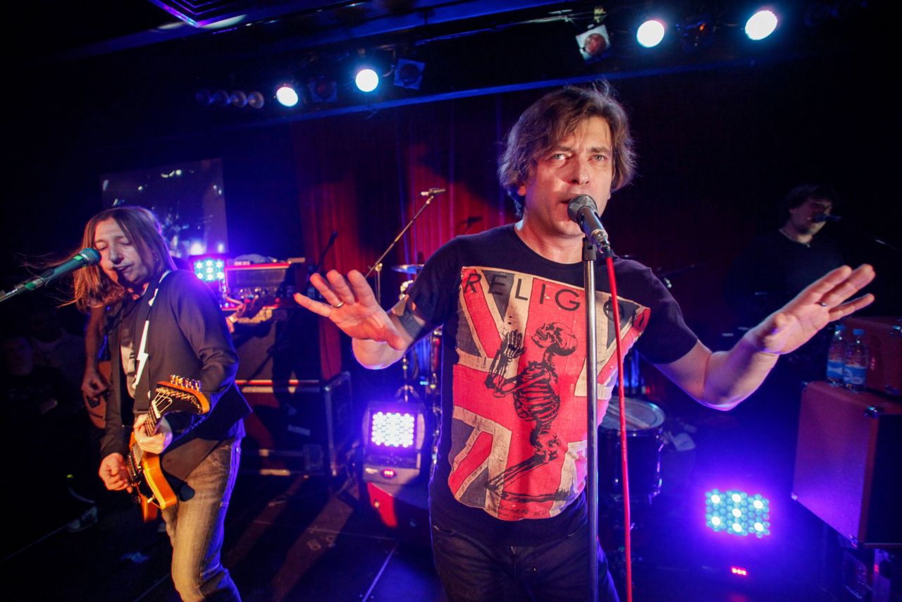 Dissident Russian rock band in Israel after deportation from Thailand ...