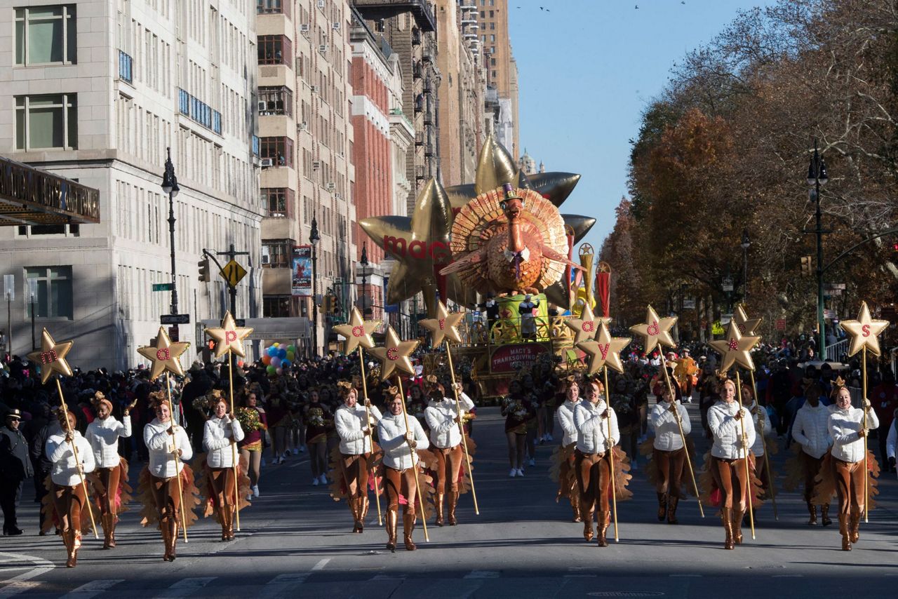 Diana Ross to headline frigid Macy's Thanksgiving Day parade