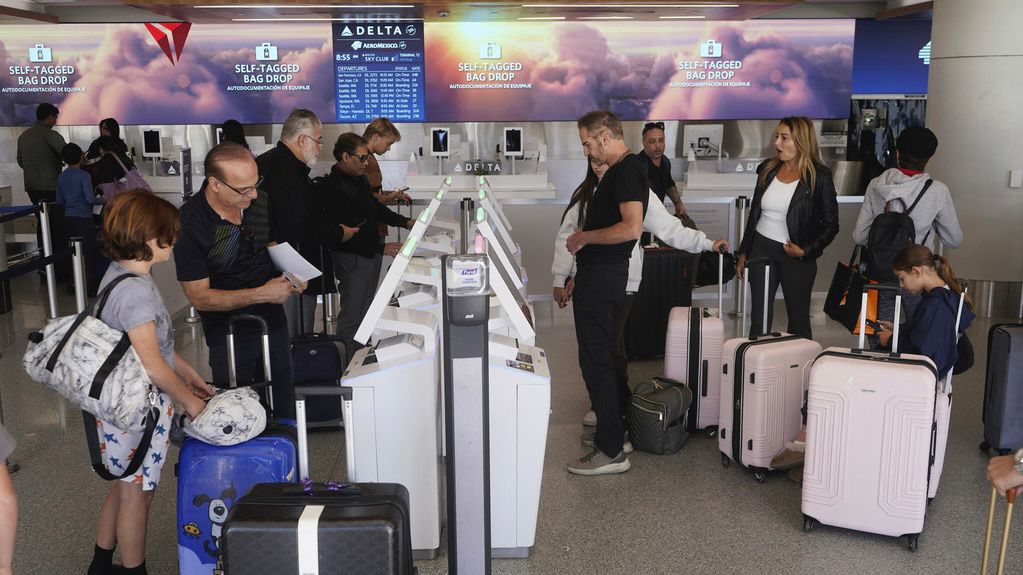 Thanksgiving travel expected to break records this year