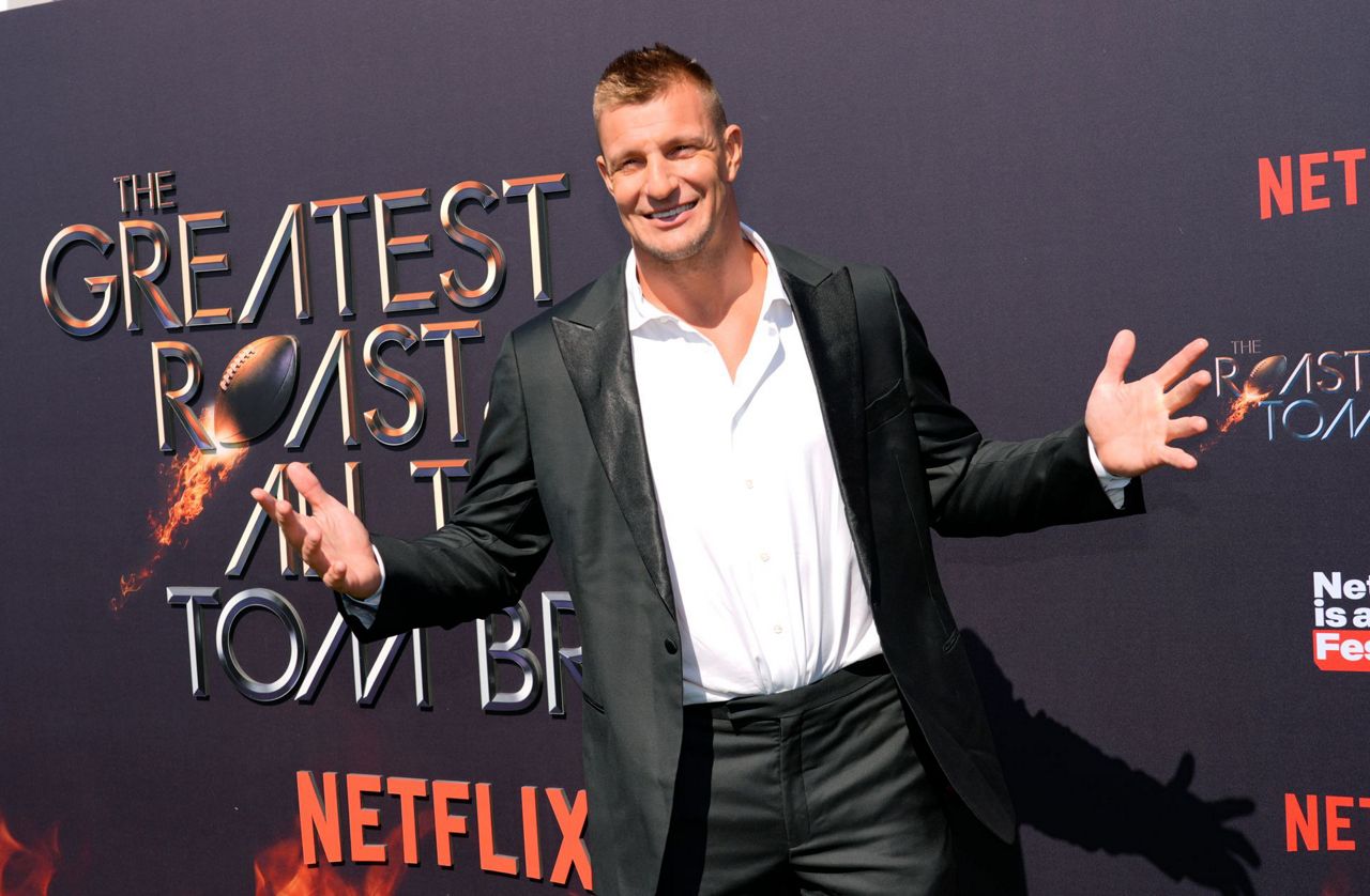 Tom Brady's Netflix roast features lots of humor, reunion between ...