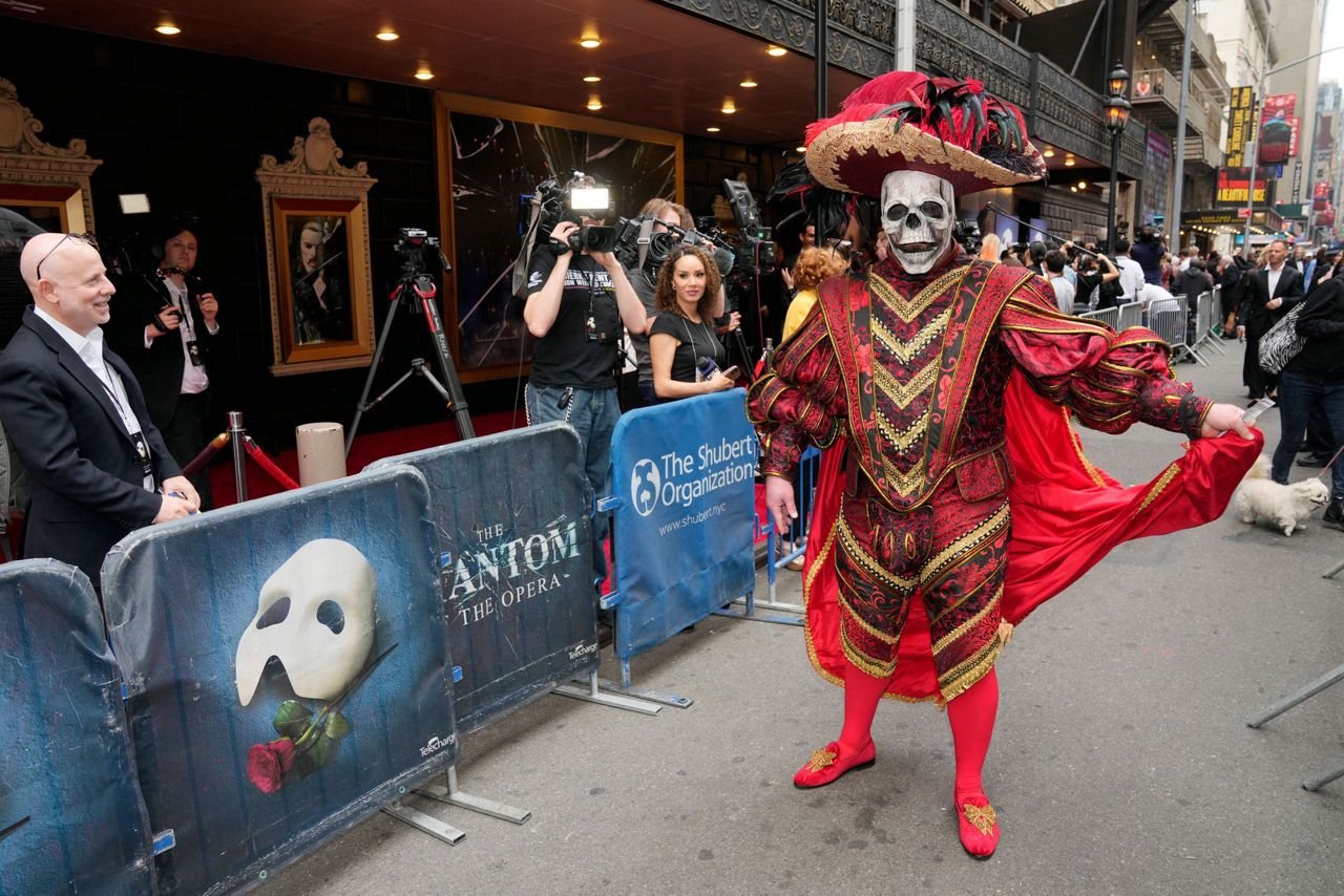 'The Phantom of the Opera' closes on Broadway after 35 years