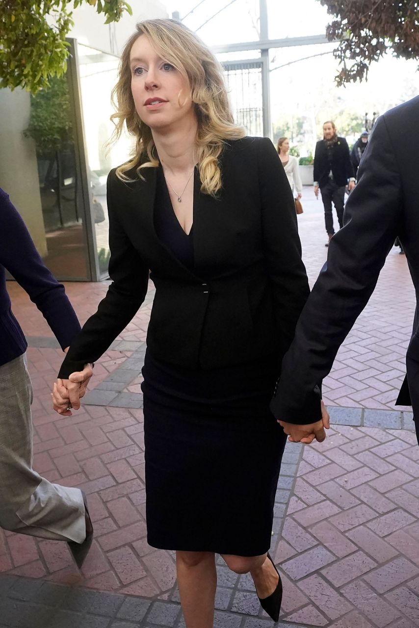 Elizabeth Holmes returns to court in bid to avoid prison