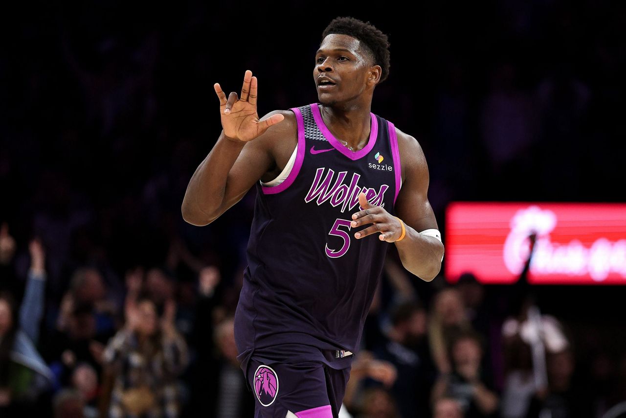Anthony Edwards returns with a late flourish for the Timberwolves in a ...