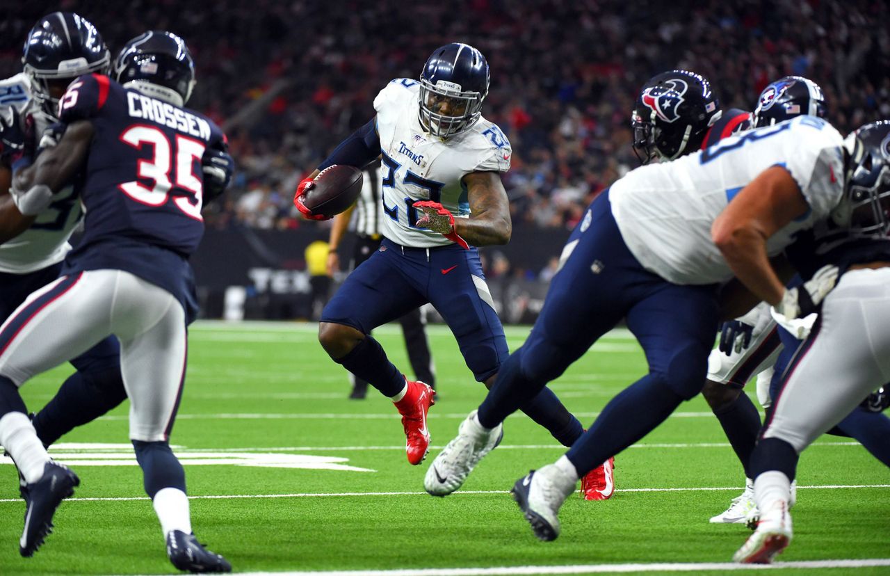Titans clinch playoff spot with 35-14 win over Texans