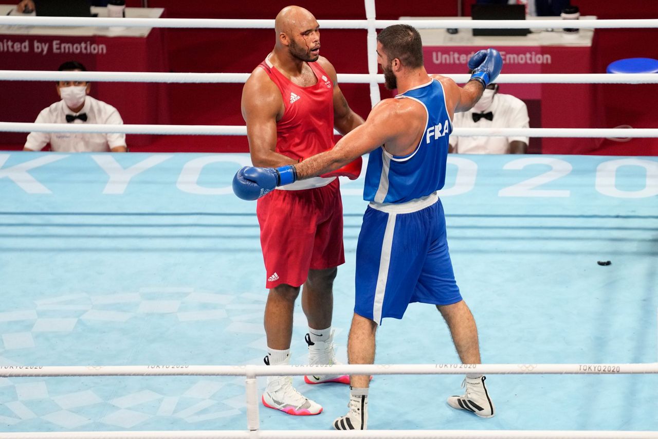 French boxer sits on ring apron in protest after DQ loss