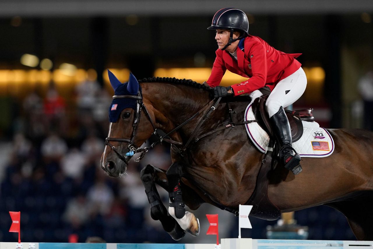 Springsteen, US team qualify for equestrian jumping final