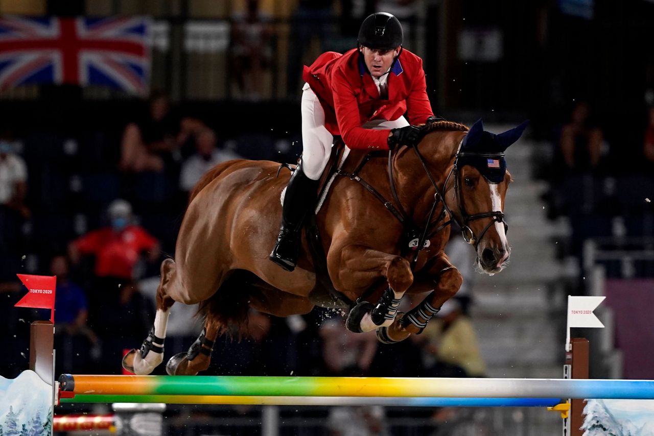 Springsteen, US team qualify for equestrian jumping final