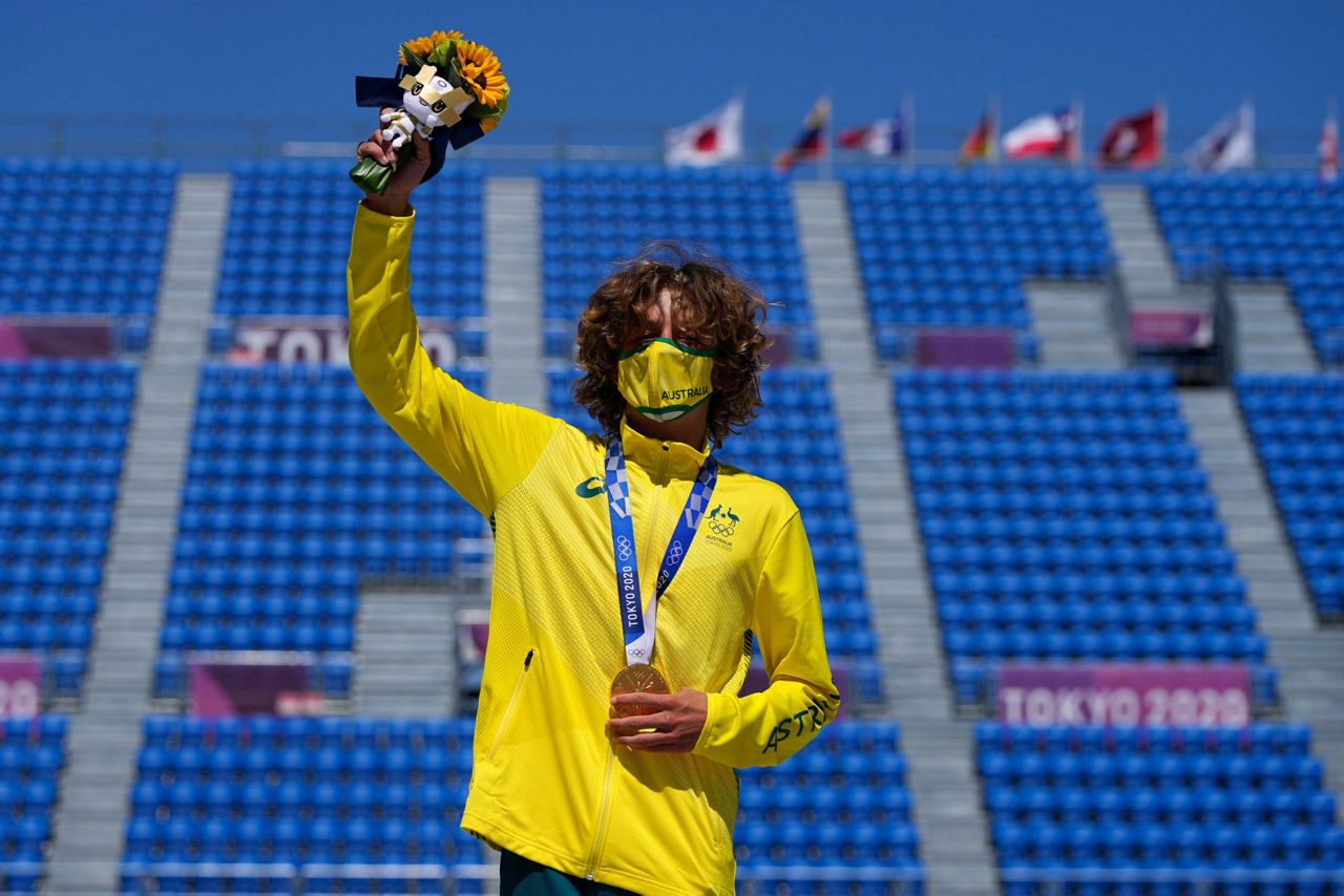 Australia's Palmer takes skateboarding gold in men's park