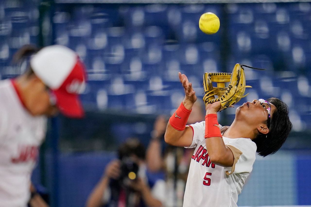 Japan beats US 2-0, turns incredible DP to win softball gold