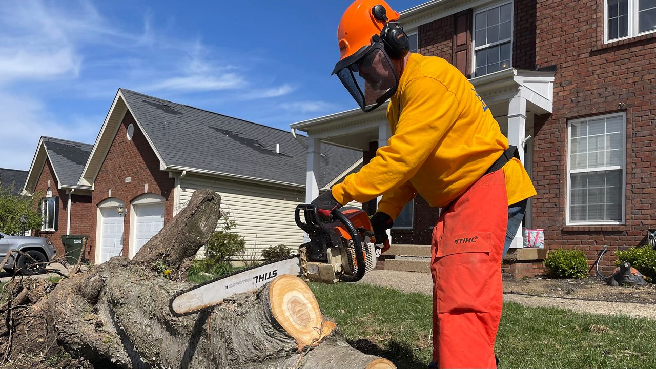 Volunteers help with tornado clean-up in Louisville