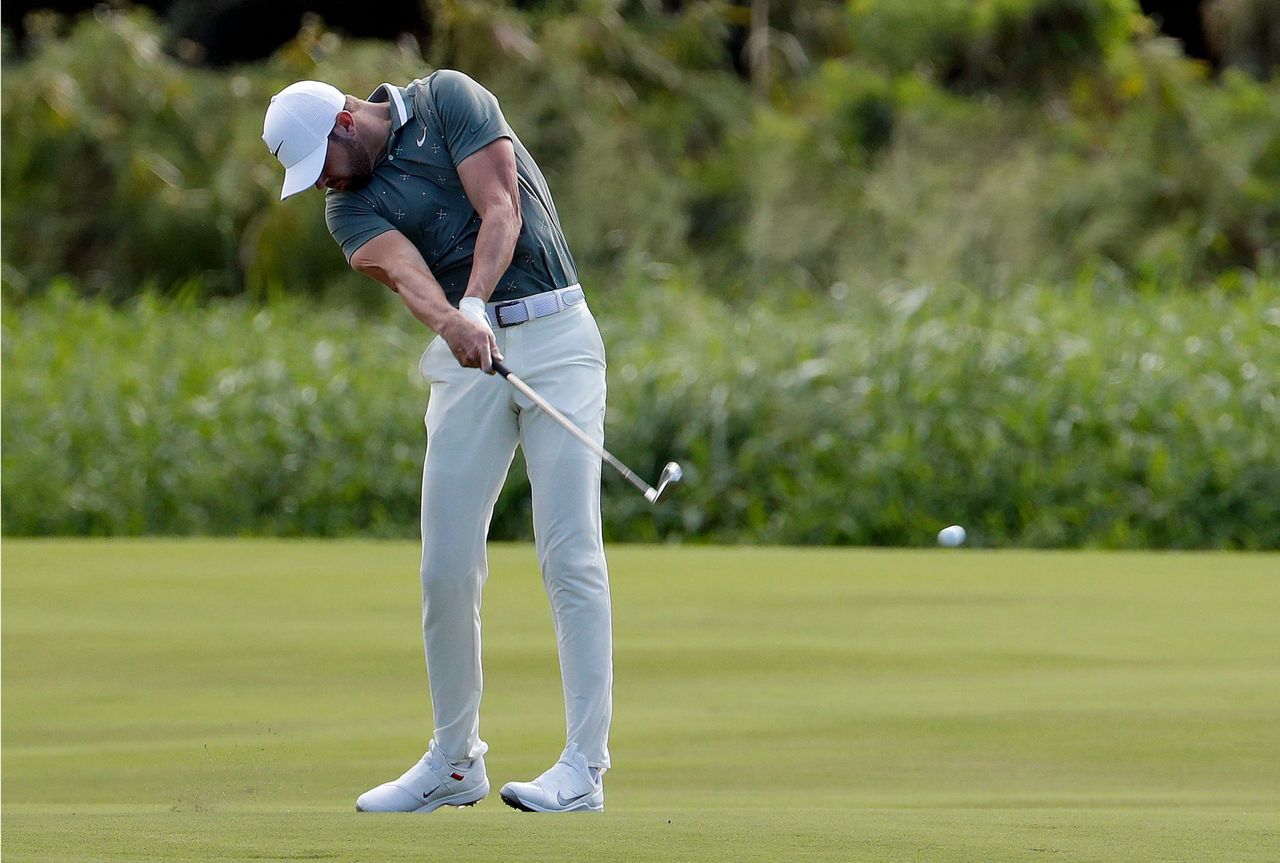 Tway returns to Kapalua as a tour winner and leads with 66