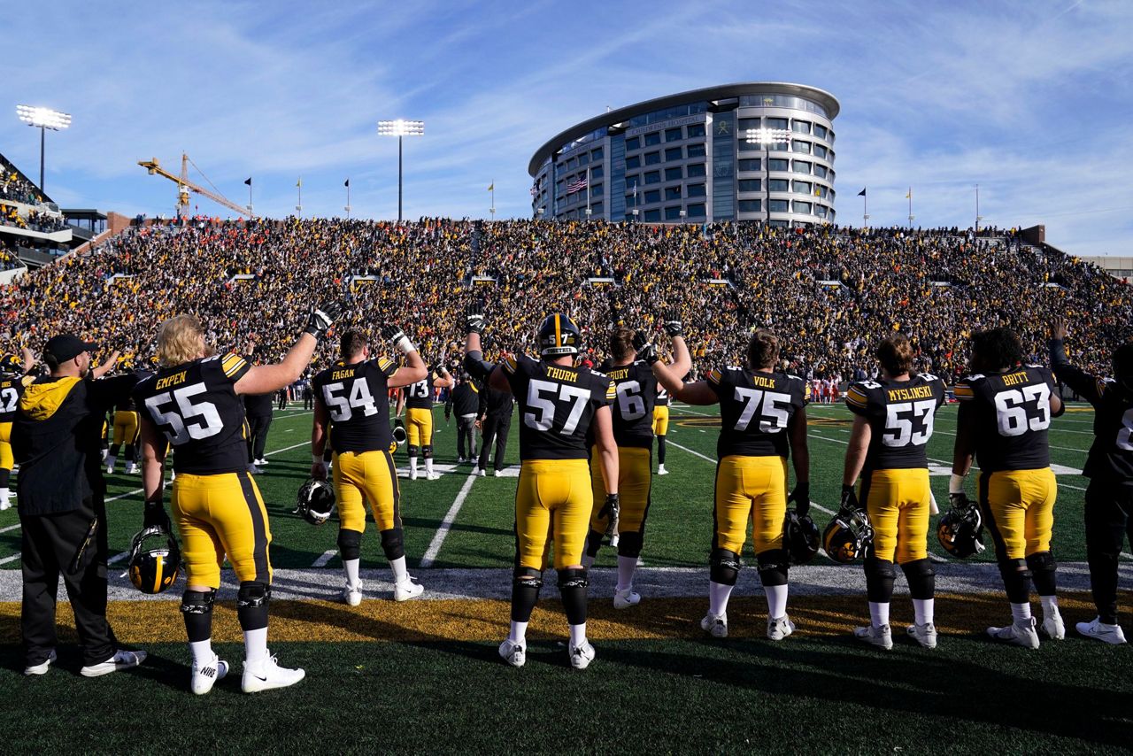 College football traditions: 'Hawkeye Wave' bonds everyone in stadium ...