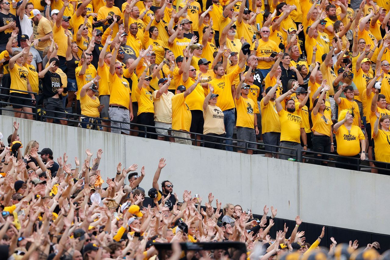 College football traditions: 'Hawkeye Wave' bonds everyone in stadium ...