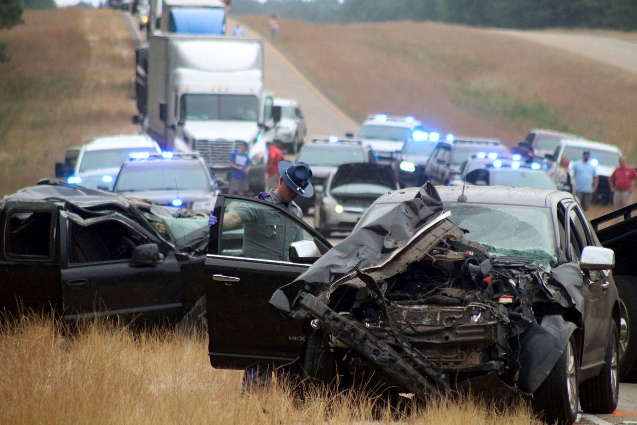 2nd fatal wreck near site of 1 that killed 8 in Mississippi
