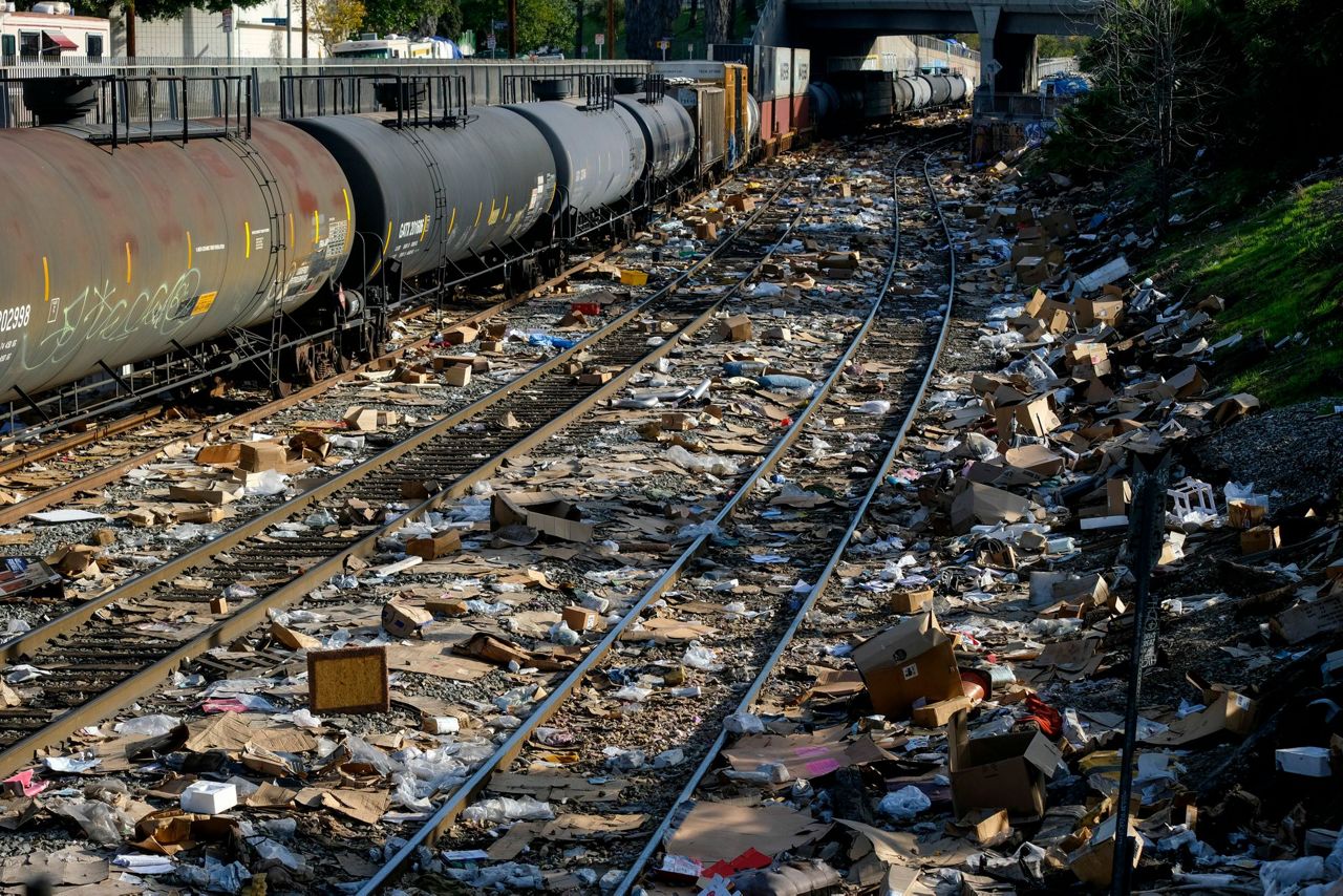 Thieves raiding rail cargo containers in Los Angeles